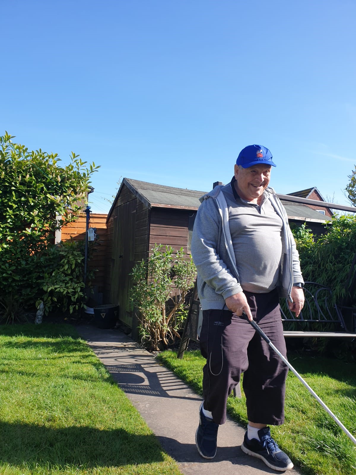 Staffordshire blind veteran completing 100 laps a day around his garden ...