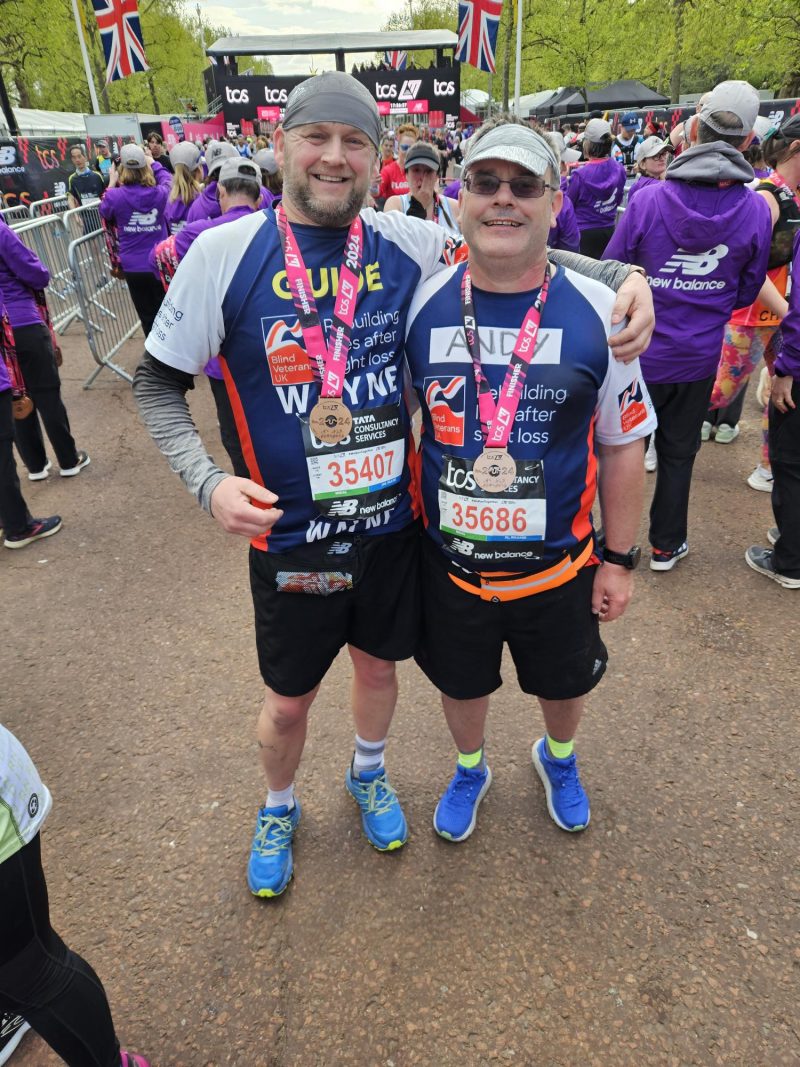 Hampshire blind veteran runs London Marathon number nine alongside ...